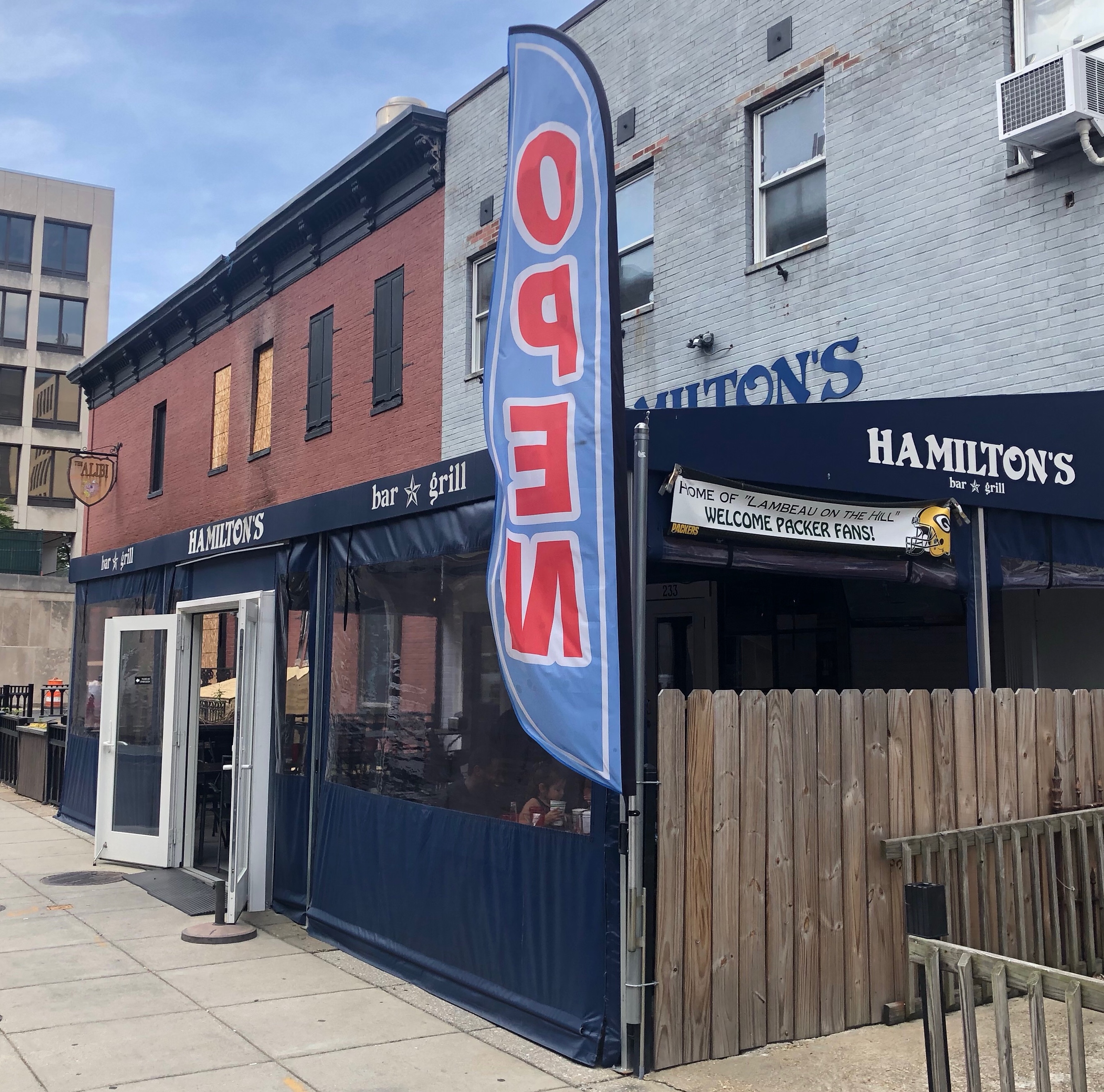 Hamilton’s: D.C.: Packer Bar – Walt’s Diner